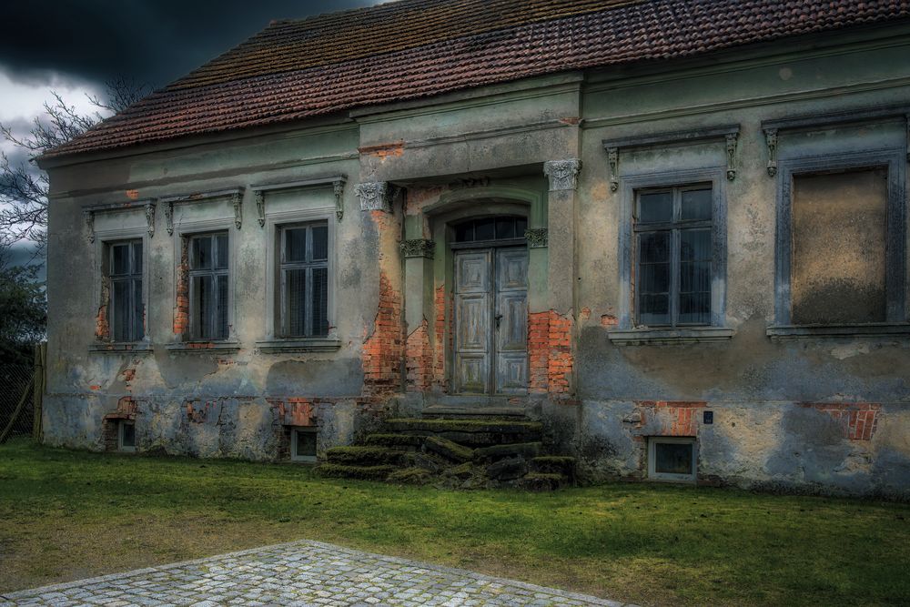 Help ! This house is bleeding ... Foto & Bild | architektur ...