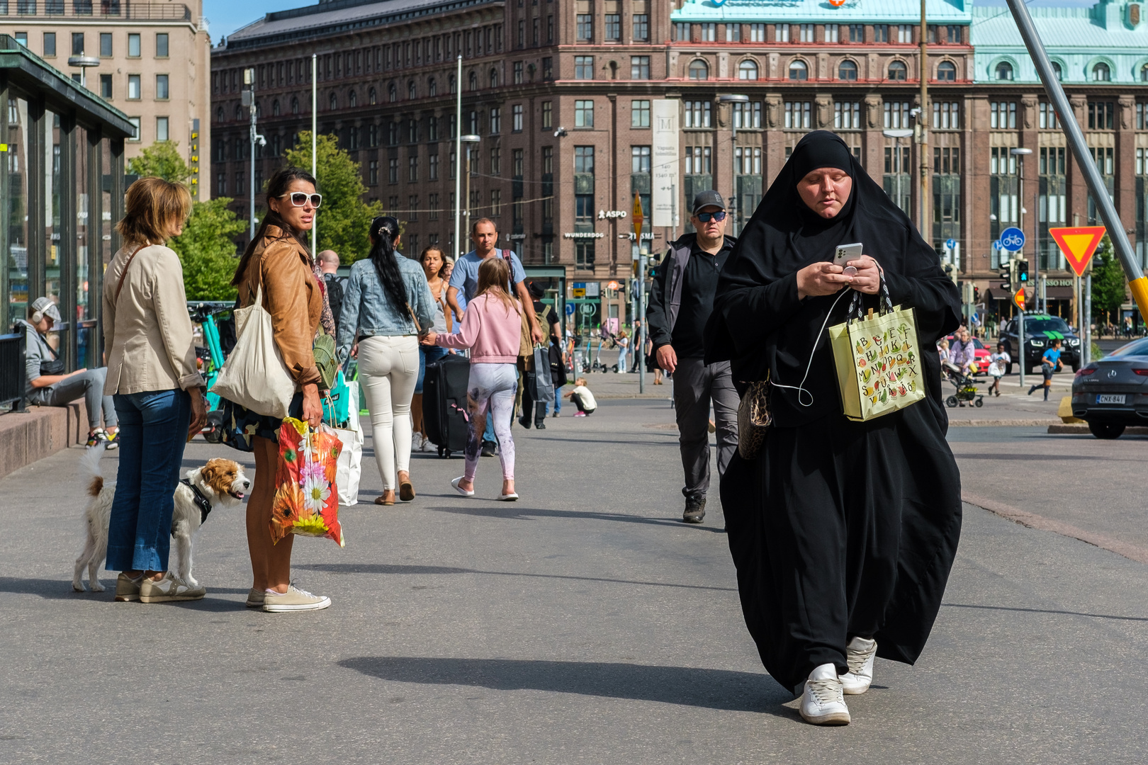 Helsinki #1 Foto & Bild | streetfotografie mit menschen, people, street Bilder auf fotocommunity