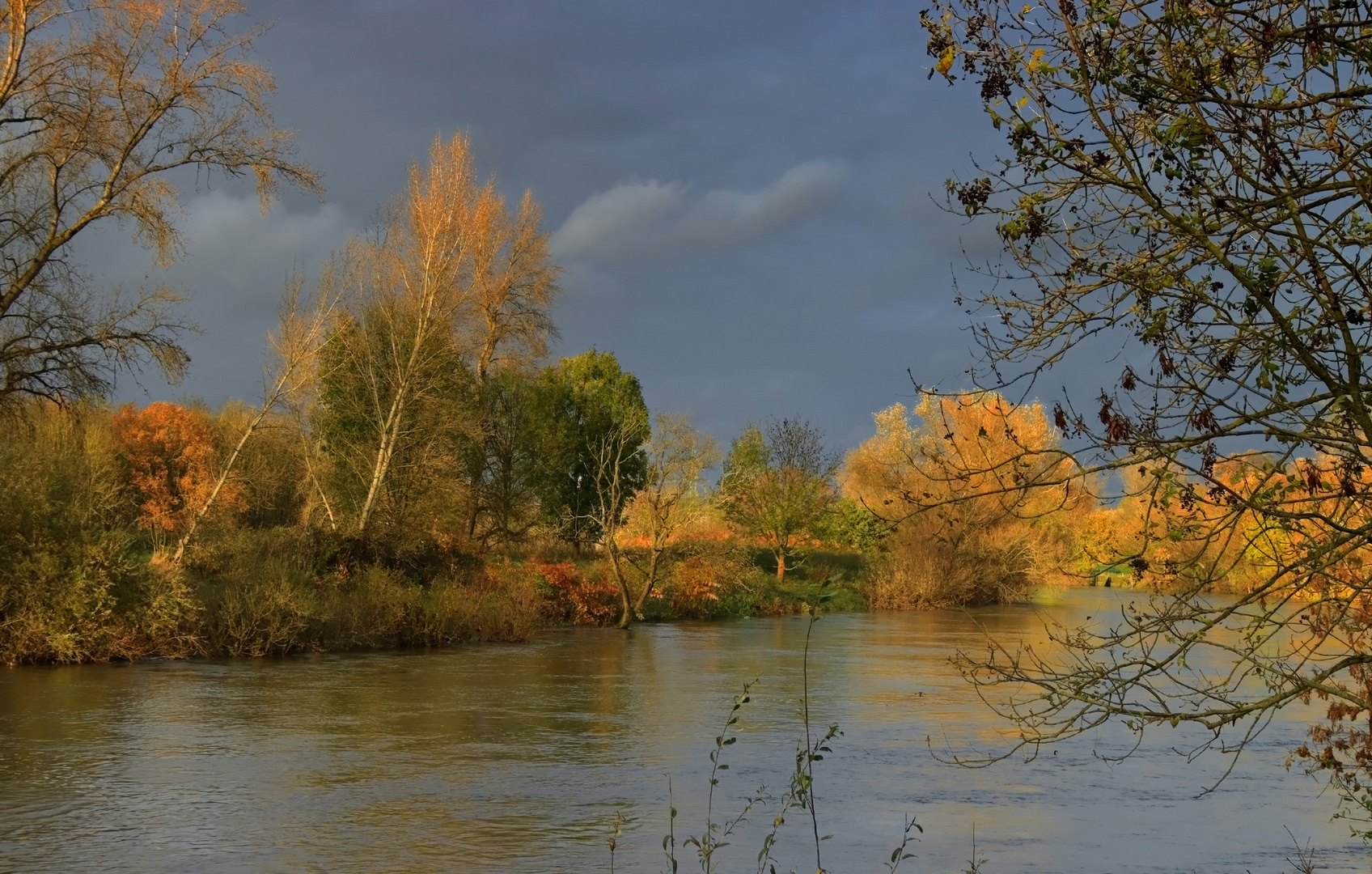 Herbst am Fluss Foto & Bild | landschaft, jahreszeiten, herbst Bilder auf fotocommunity