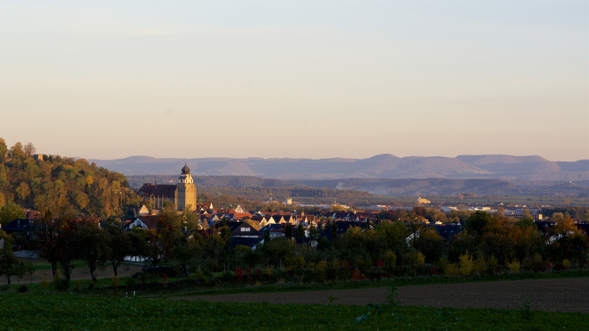 Herbstabend in Herrenberg Foto & Bild | jahreszeiten, herbst ...