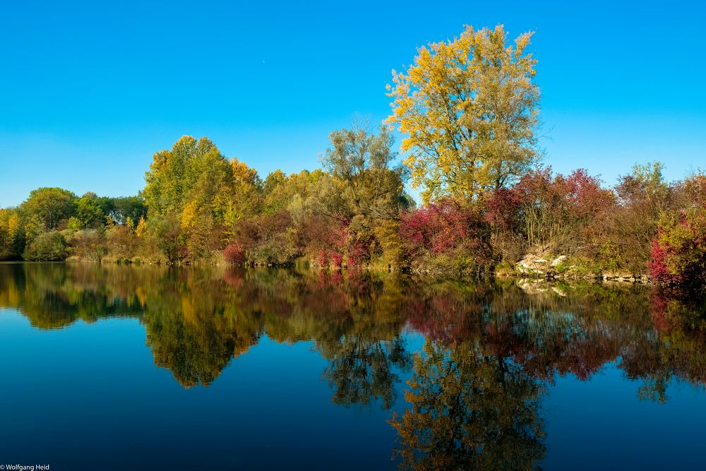 Herbstliche Spiegelung: Foto & Bild | natur, landschaft, jahreszeiten Bilder auf fotocommunity