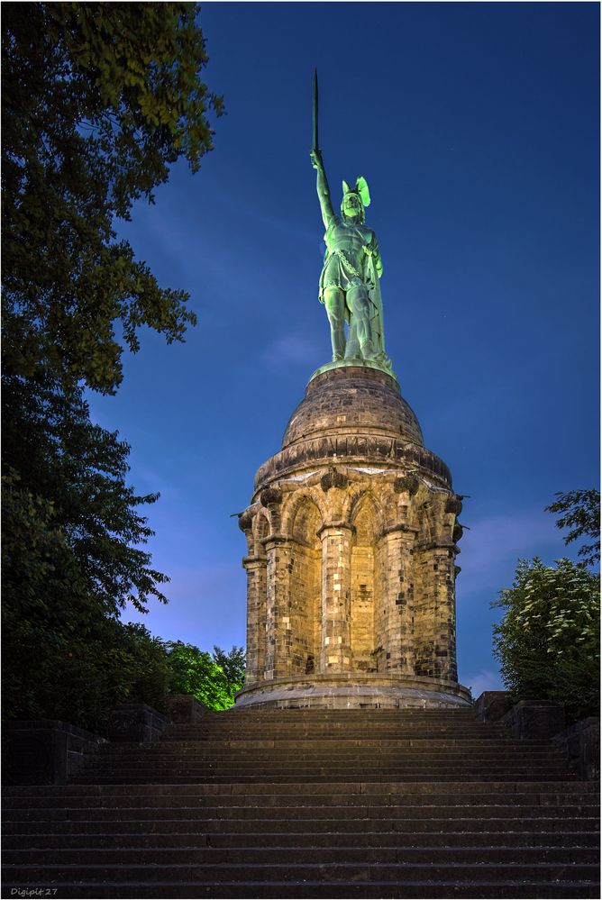 Hermann der Cherusker Foto & Bild | world, nachtaufnahme, historisch ...