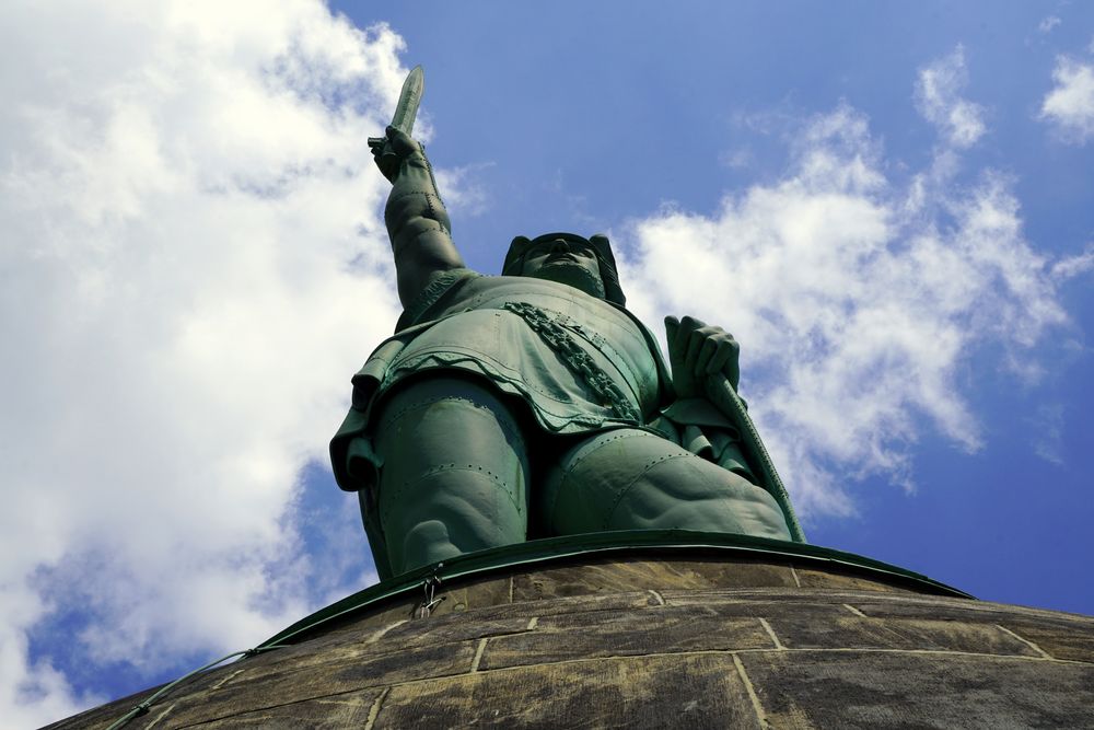 Hermann der Cherusker Foto & Bild | wald, blau, himmel Bilder auf ...
