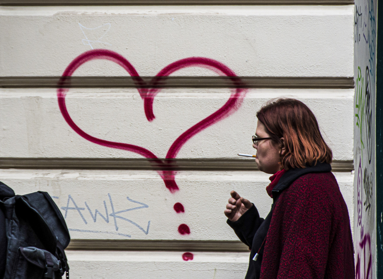 Herzliche Begegnung Foto & Bild | streetart, graffiti & tags, streetfotografie mit menschen ...