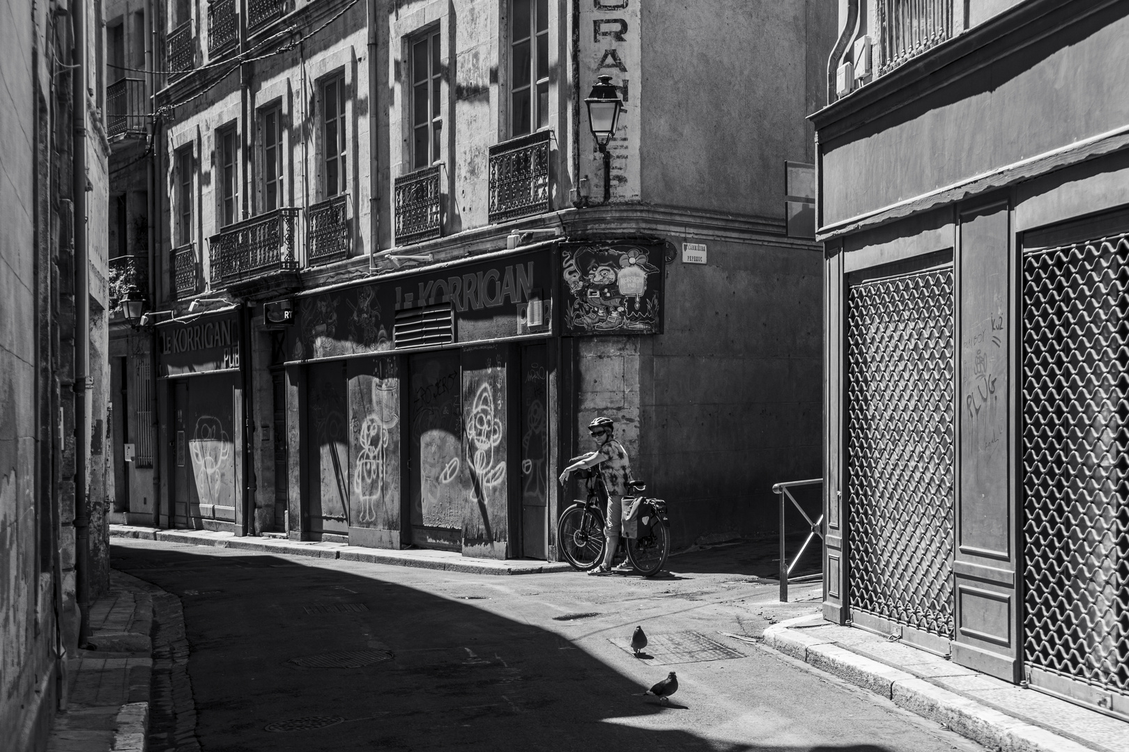 Heute alles geschlossen Foto & Bild | architektur, streetfotografie mit menschen, projekte ...