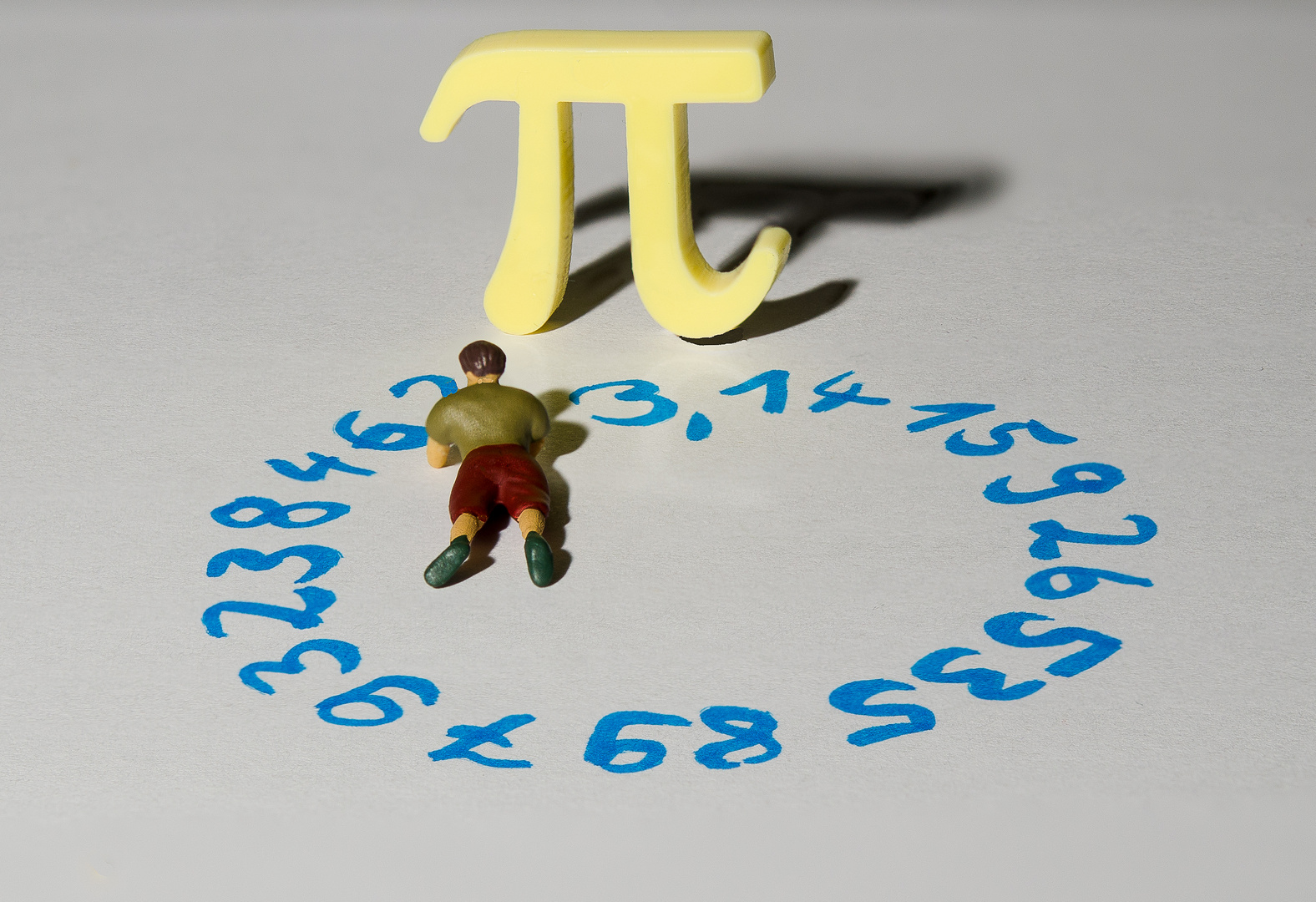 Heute ist internationaler Pi-Tag! Foto & Bild | spezial, blau ...