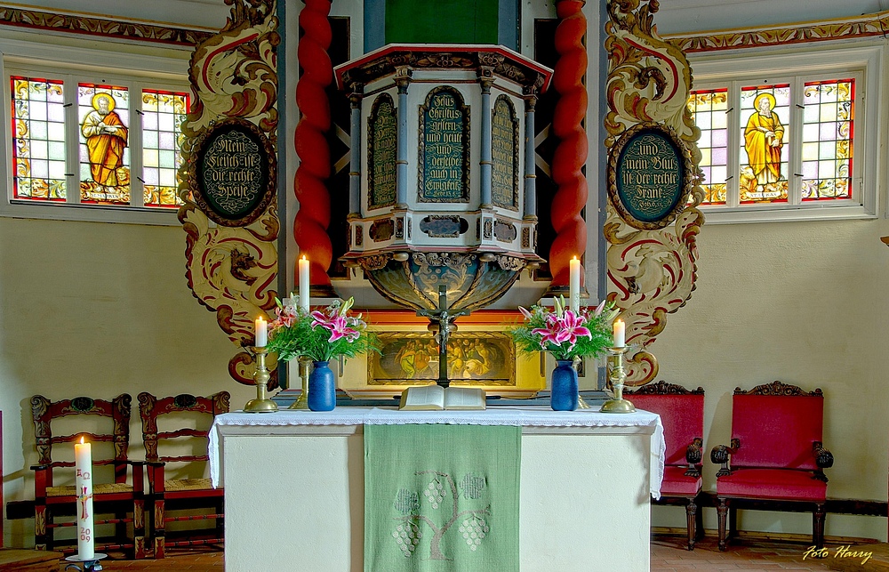 Heute ist "Tag des offenen Denkmals" .... der Altar der Kirche Rehbrücke. Foto & Bild ...