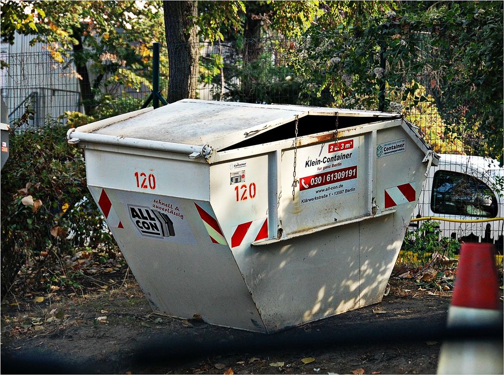 hier könnt ihr euren Müll abladen - Foto & Bild | container, motive ...