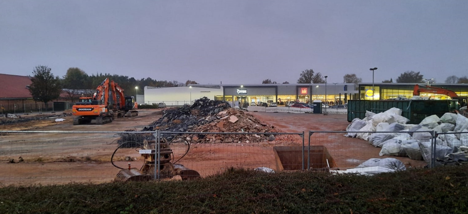 hier stand der alte Lidl Foto & Bild | dokumentation, bagger ...