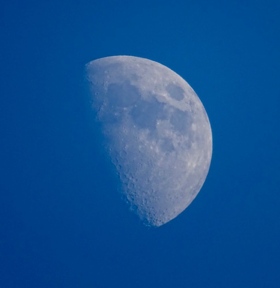 High noon, äh - High moon ?? Foto & Bild | mondaufnahmen, himmel ...