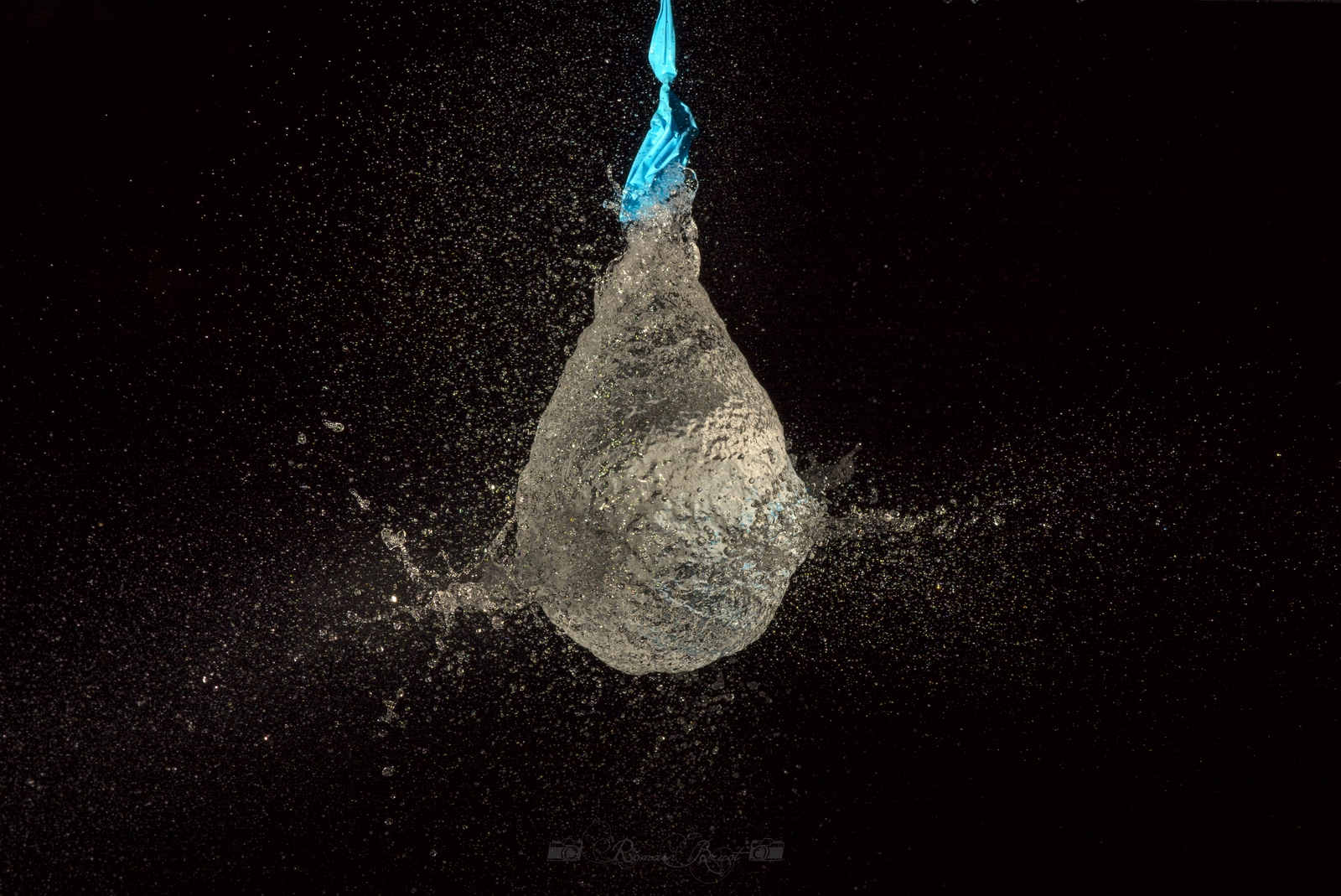 High speed splash balloon photo et image | techniques spéciales, ballon ...
