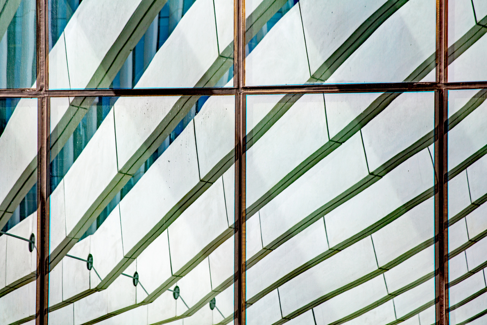 "Hinter Gittern" Foto & Bild | architektur, abstraktes, fenster & türen ...