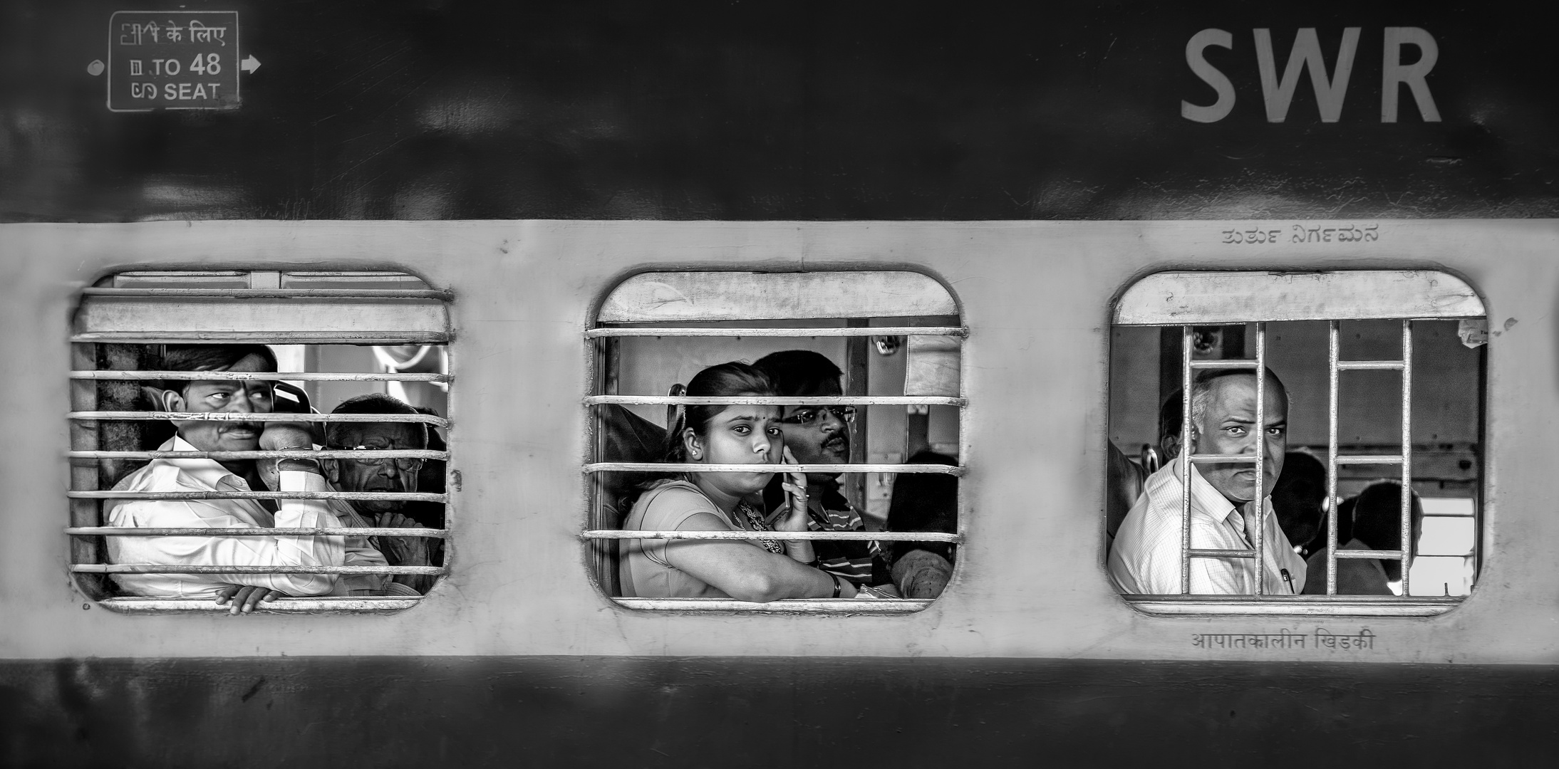 Hinter Gittern Foto & Bild | erwachsene menschen, streetfotografie mit menschen, projekte Bilder ...