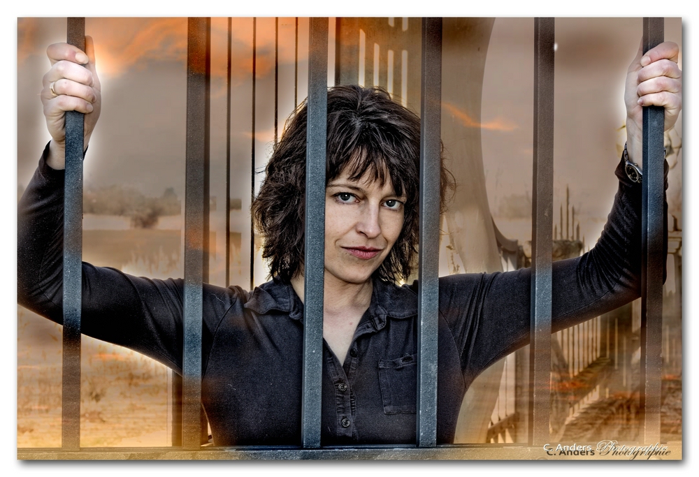 Hinter Gittern Foto & Bild | fashion, sonstiges, menschen Bilder auf ...