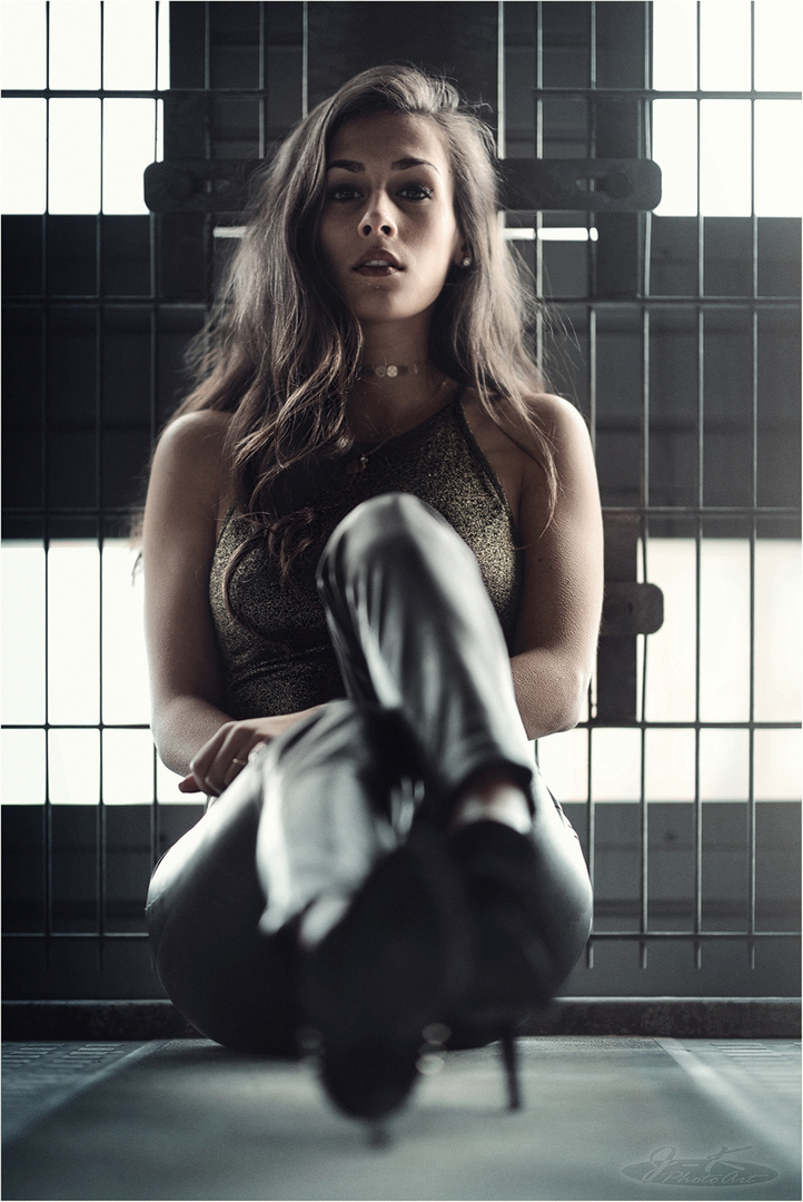 * hinter Gittern * Foto & Bild | people, outdoor, erotik Bilder auf ...