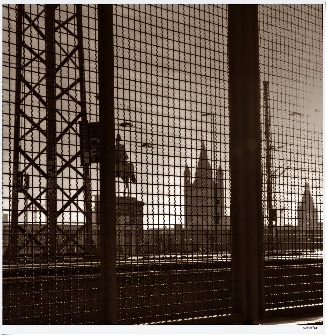 Hinter Gittern Foto & Bild | landschaft, kölner bilder, köln Bilder auf ...