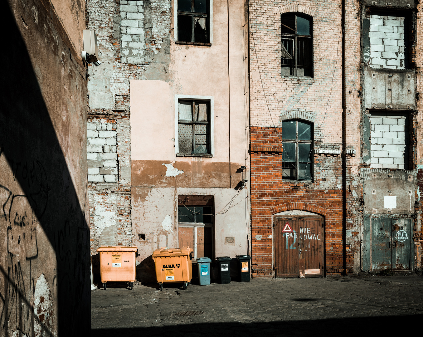 Hinterhof in Wroclaw Foto & Bild | architektur, europe, poland Bilder ...