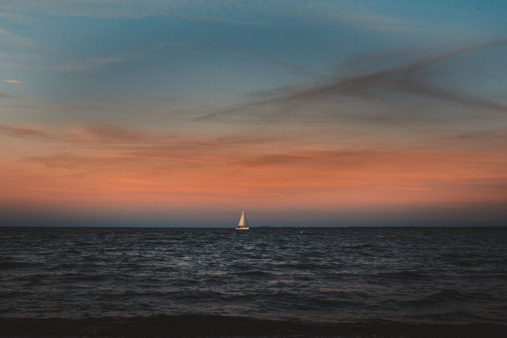 Hinterm Horizont Foto & Bild | natur, himmel, landschaften Bilder auf ...