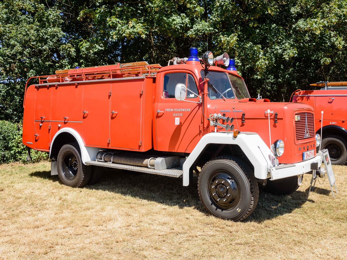 Historische Feuerwehrfahrzeuge in Farbe 8 Foto & Bild | autos ...