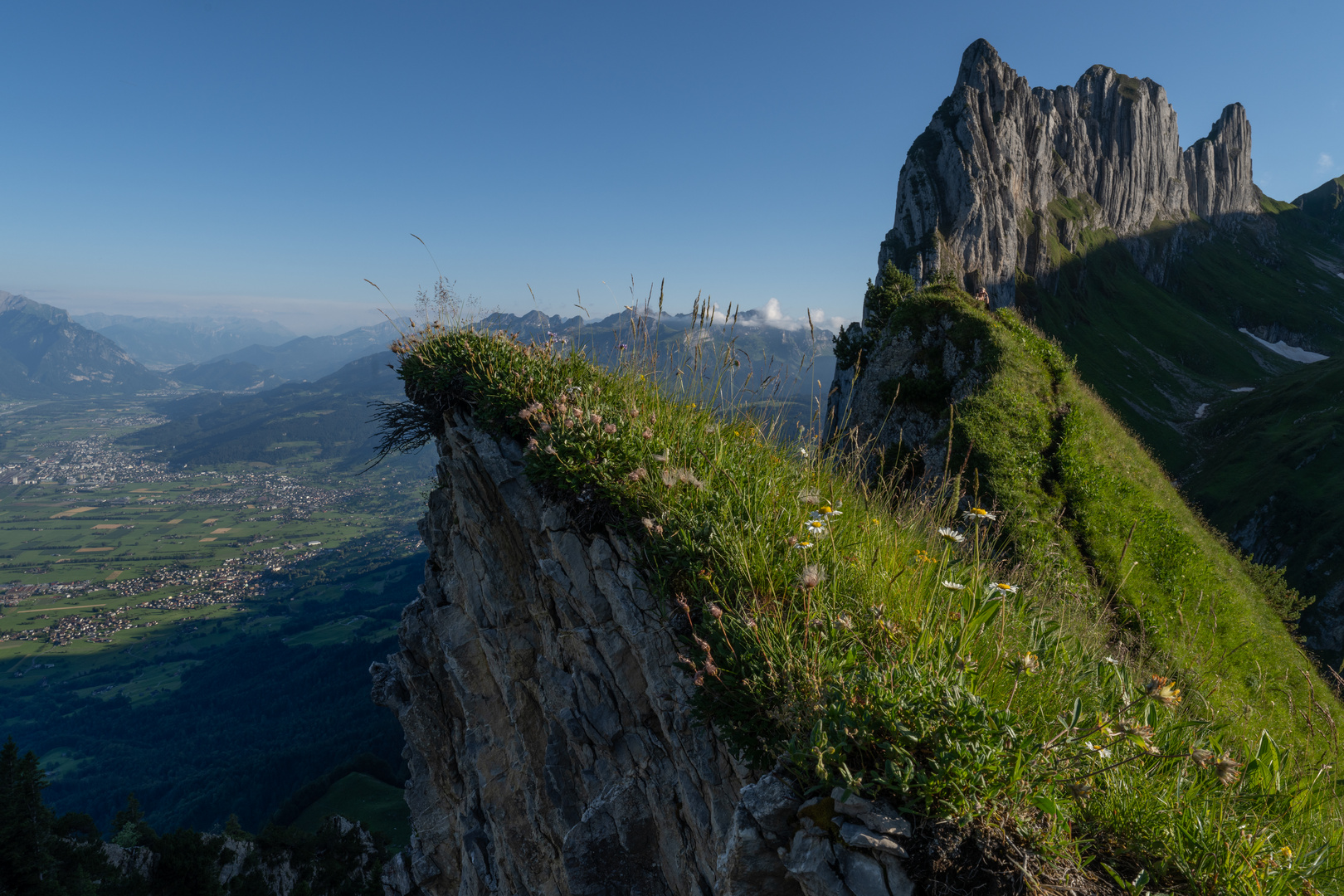 Hoch über dem St. Galler Rheintal Foto & Bild | landschaft, berge ...