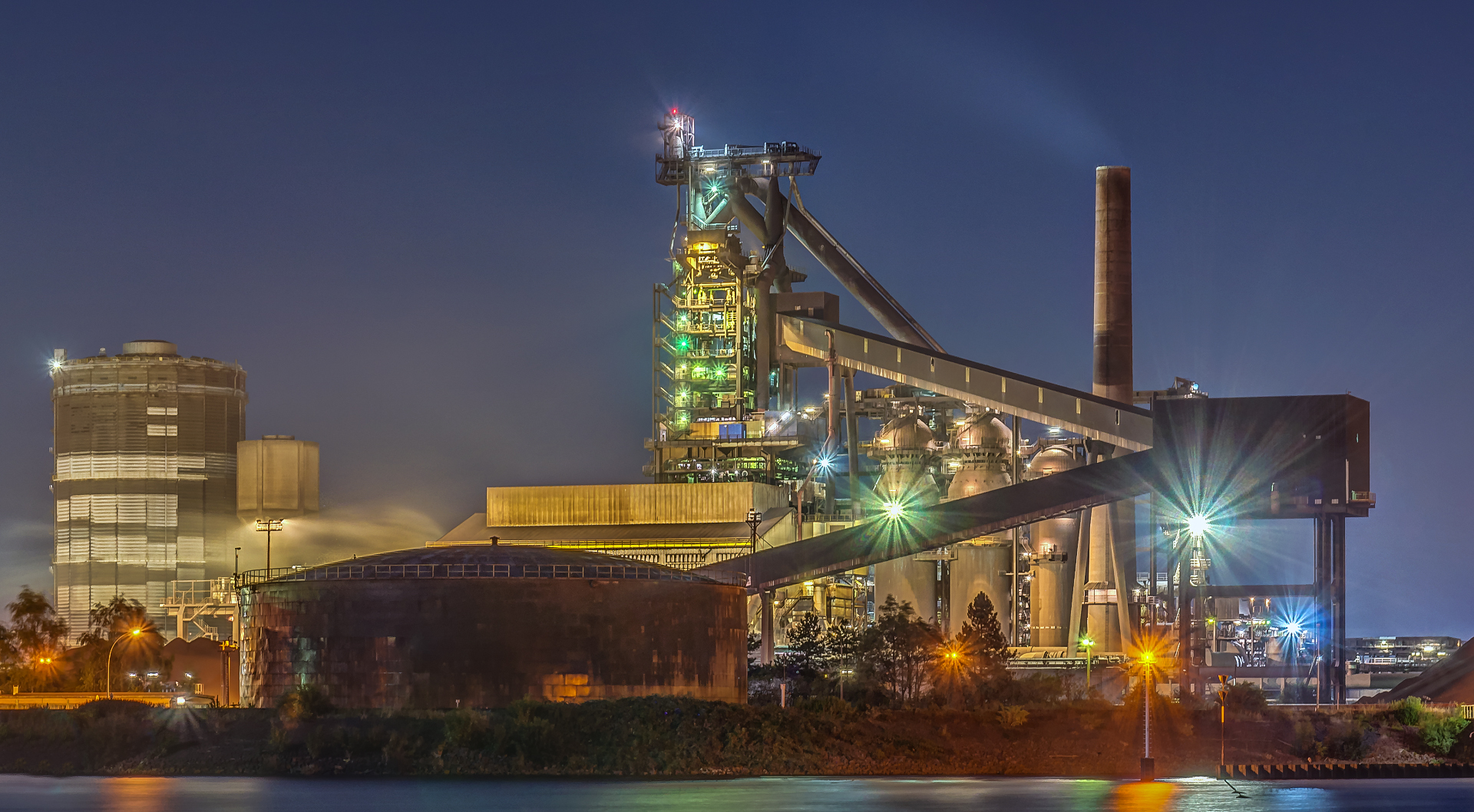 Hochofen im Bremer Stahlwerk Foto & Bild | bremen, industrie, technik ...