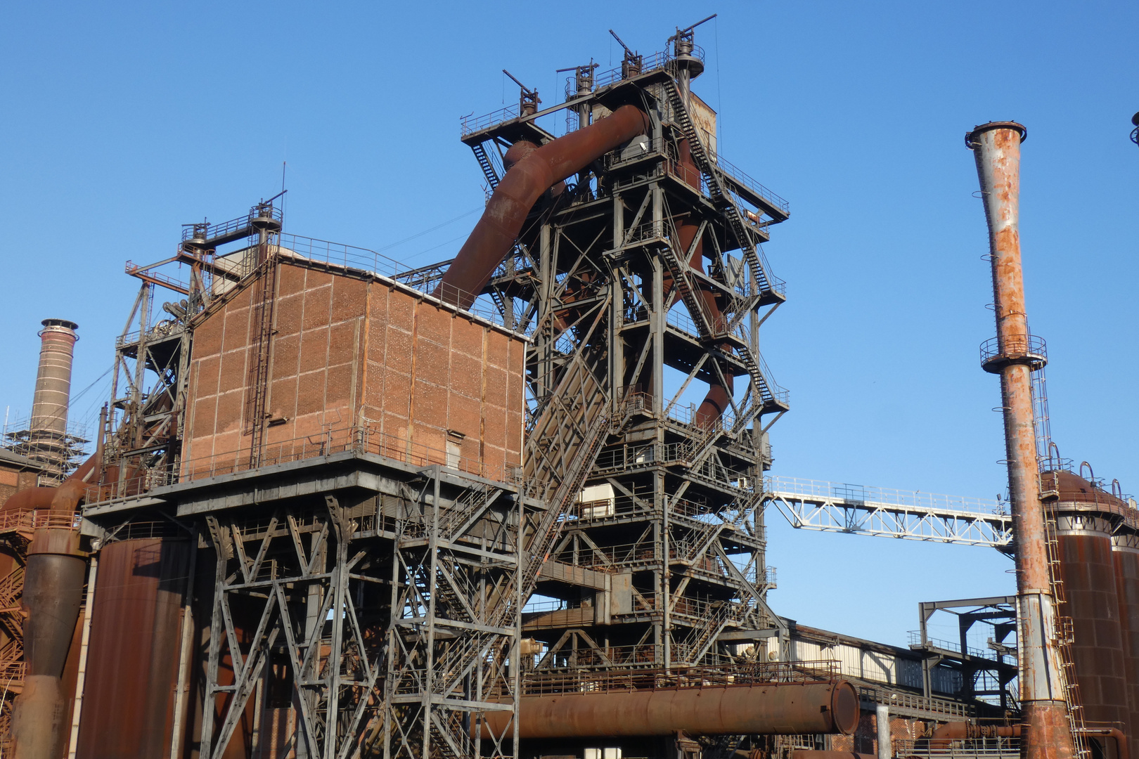 Hochofen mit Maschinenhaus und Cowper (Winderhitzer) Foto & Bild ...