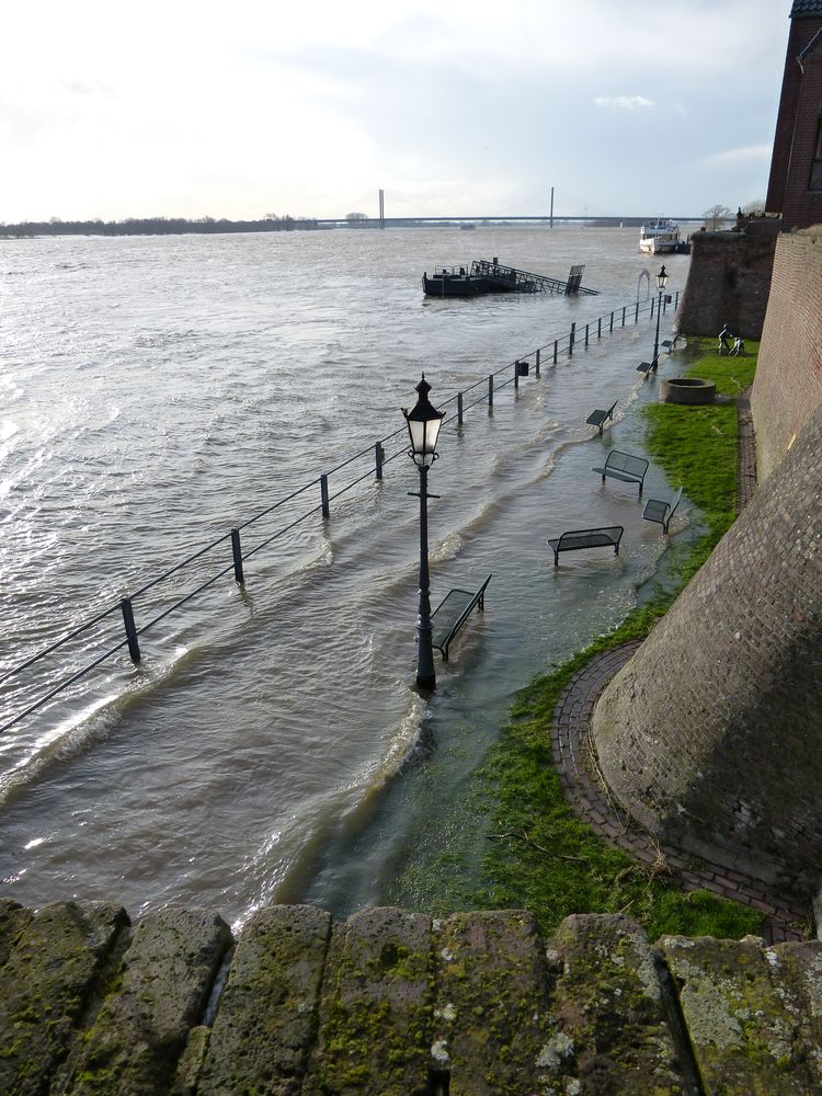 Hochwasser 2 Foto & Bild | naturereignisse, die elemente, hochwasser ...