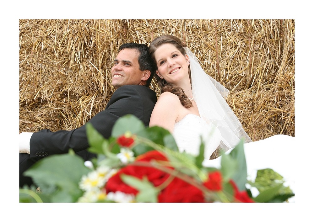 Hochzeit im Heu Foto & Bild | hochzeit, menschen Bilder auf fotocommunity