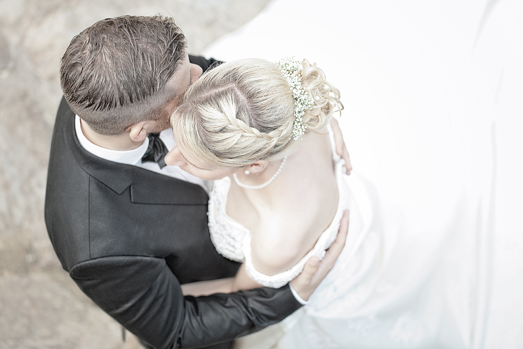 Hochzeit Impressionen - Das Brautpaar aus der Vogelperspektive Foto & Bild | hochzeit, trash the ...