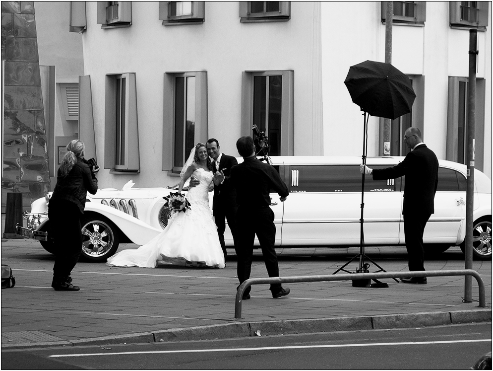 Hochzeitsknipserei Foto & Bild | erwachsene menschen, alltagsereignisse, menschen in der ...