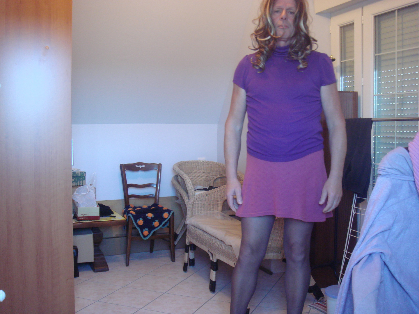 homme en robe photo et image | autoportrait, lingerie, aveyron Images ...