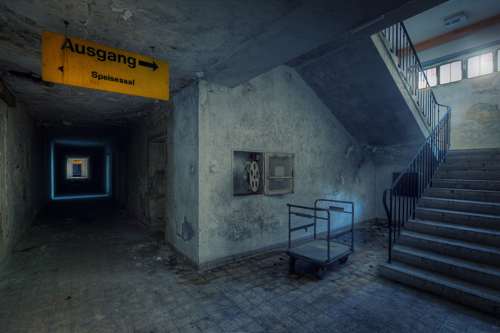 Hospital Edelweiss ::.. Foto & Bild | architektur, lost places, marode ...