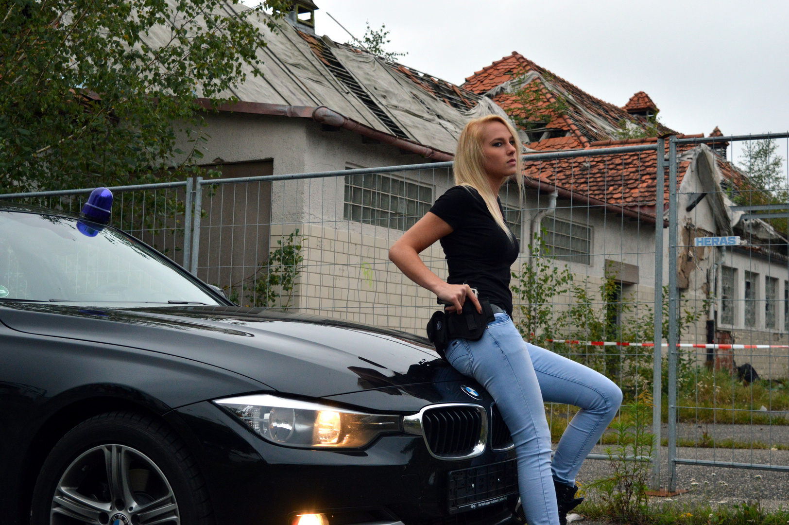 Hot Police Girl Foto & Bild | portrait, portrait frauen, outdoor Bilder ...