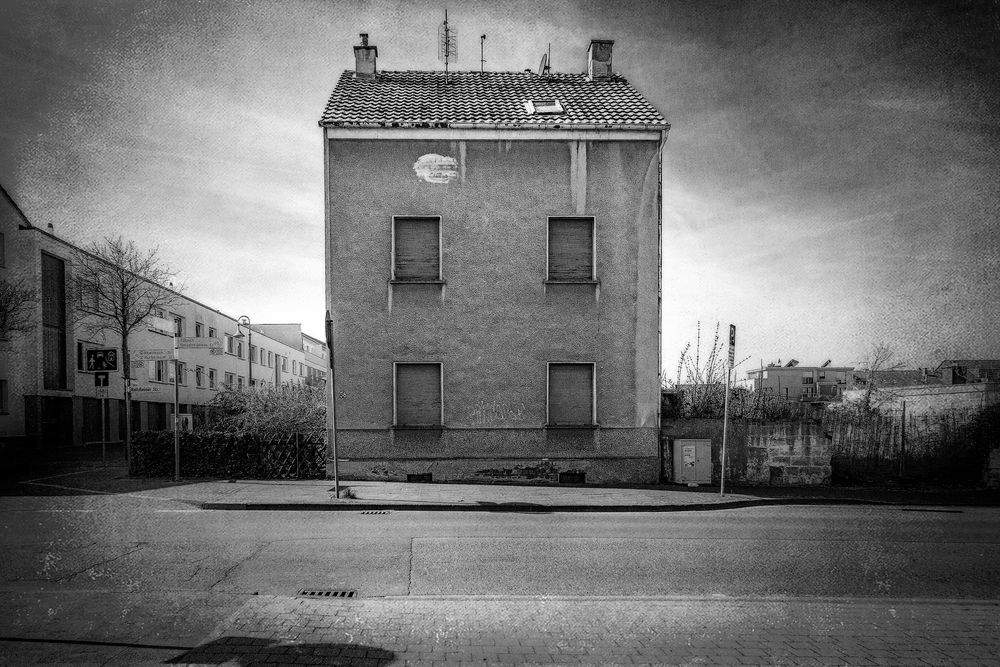 House Of Constant Sorrow Foto & Bild | monochrom, bearbeitungs - techniken, streetfotografie ...