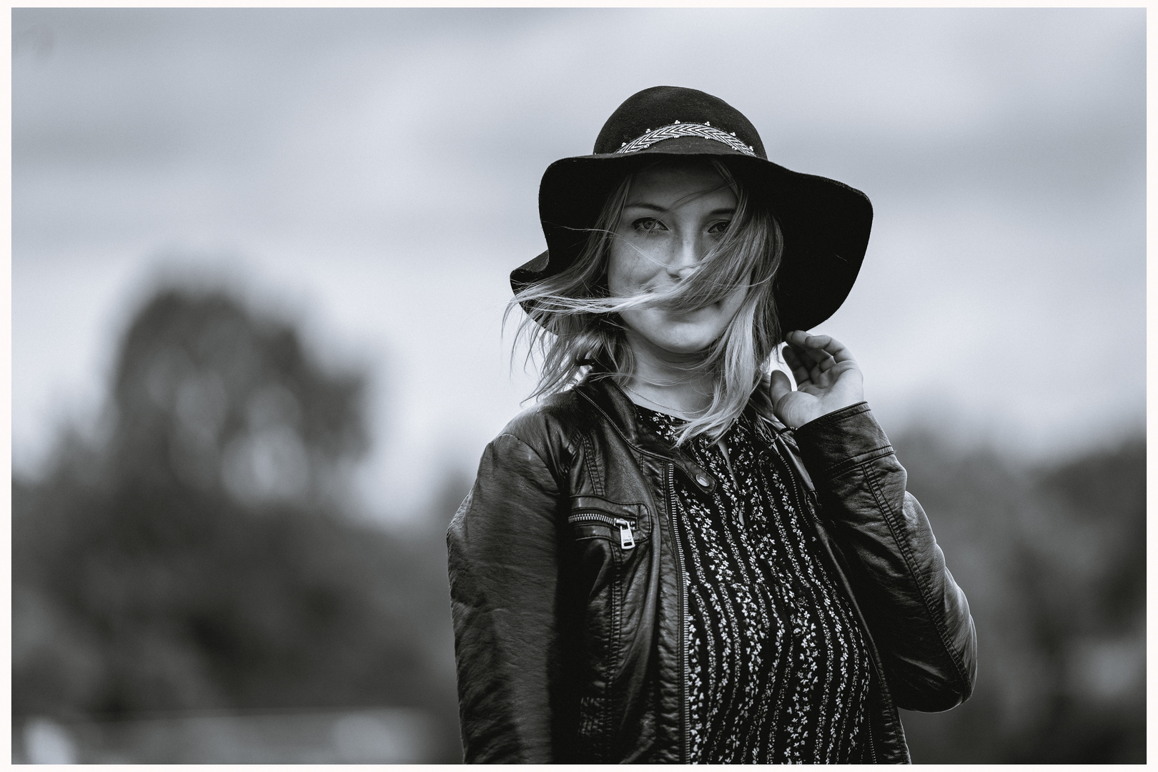 Huch Foto & Bild | portrait, fashion, monochrom Bilder auf fotocommunity