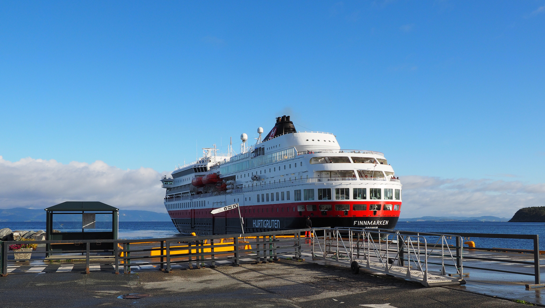 Hurtigruten MS Finnmarken Foto & Bild | europe, scandinavia, norway ...
