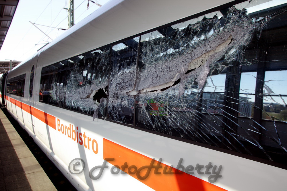 ICE Unfall Foto & Bild | reportage dokumentation, hilfsorganisationen ...