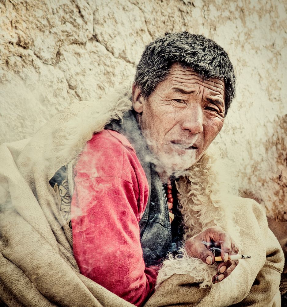 ich geniese . . . . . Foto & Bild | erwachsene menschen, asia, streetfotografie mit menschen ...