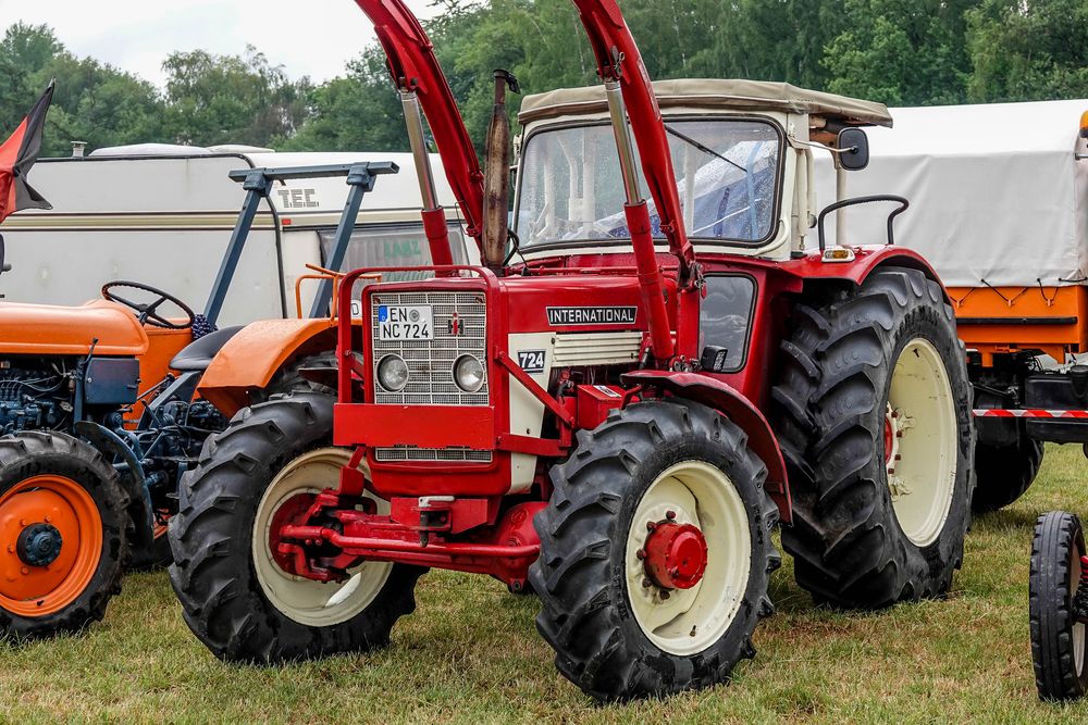 IHC 724 Foto & Bild | oldtimer, motive, traktoren Bilder auf fotocommunity