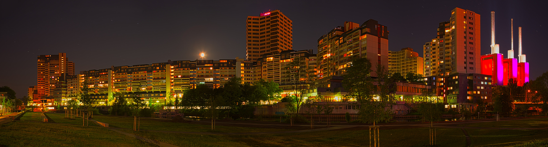 Ihme-Zentrum bei Nacht Foto & Bild | architektur, architektur bei nacht ...