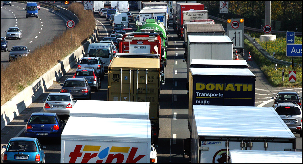 Ihr steht nicht im Stau, Ihr seid der Stau Foto & Bild | reportage ...