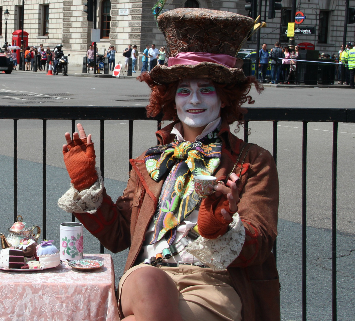 Il cappellaio matto Foto % Immagini| persone, londra, londra artisti ...