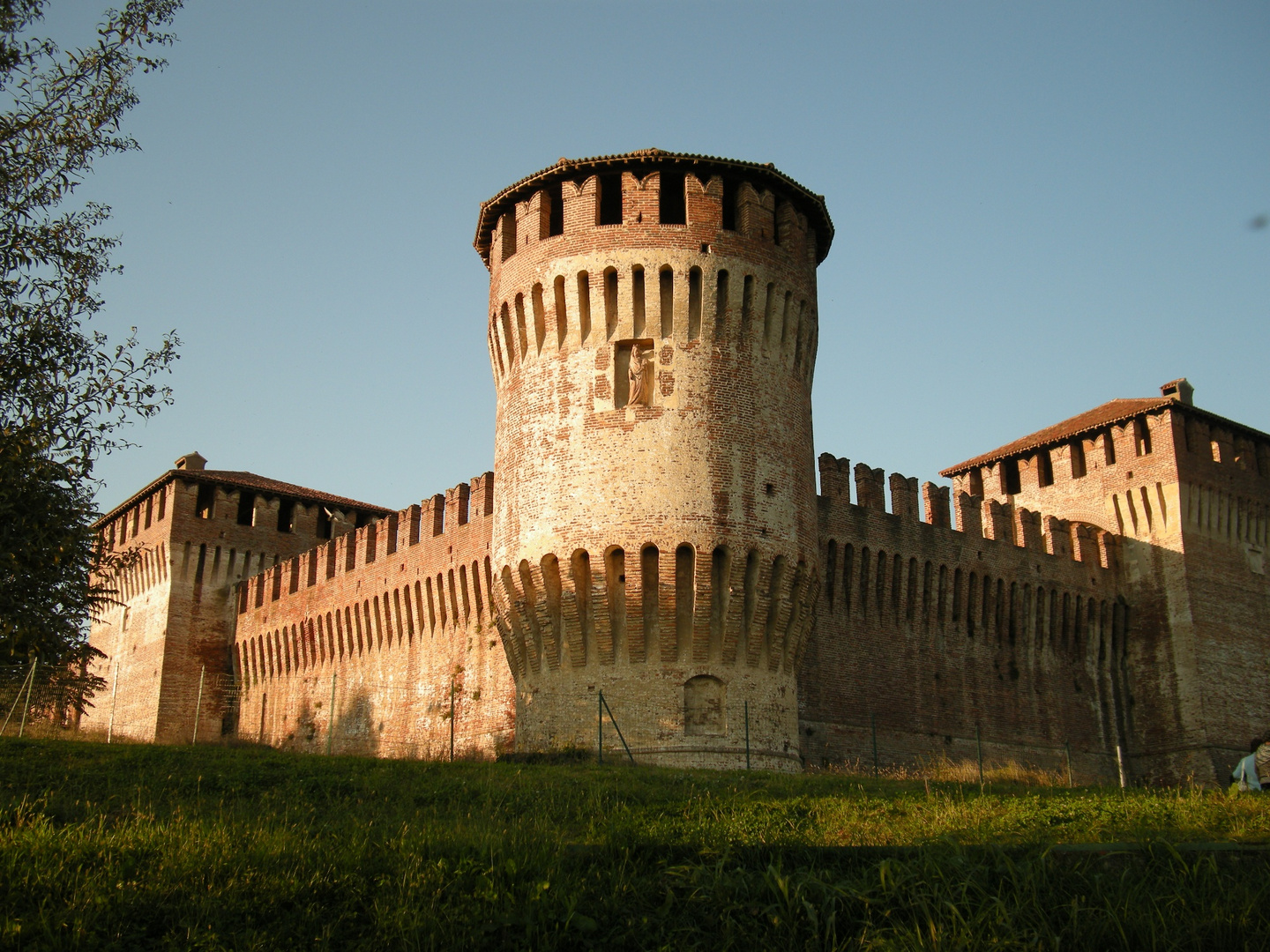 Il castello ( rocca ) di Soncino (CR). Foto % Immagini| europe, world ...