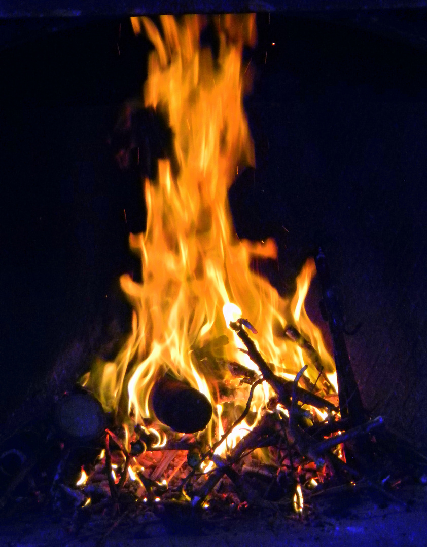 Il fuoco Foto % Immagini| fuoco e fiamme, fuoco cuore magia vita vento ...