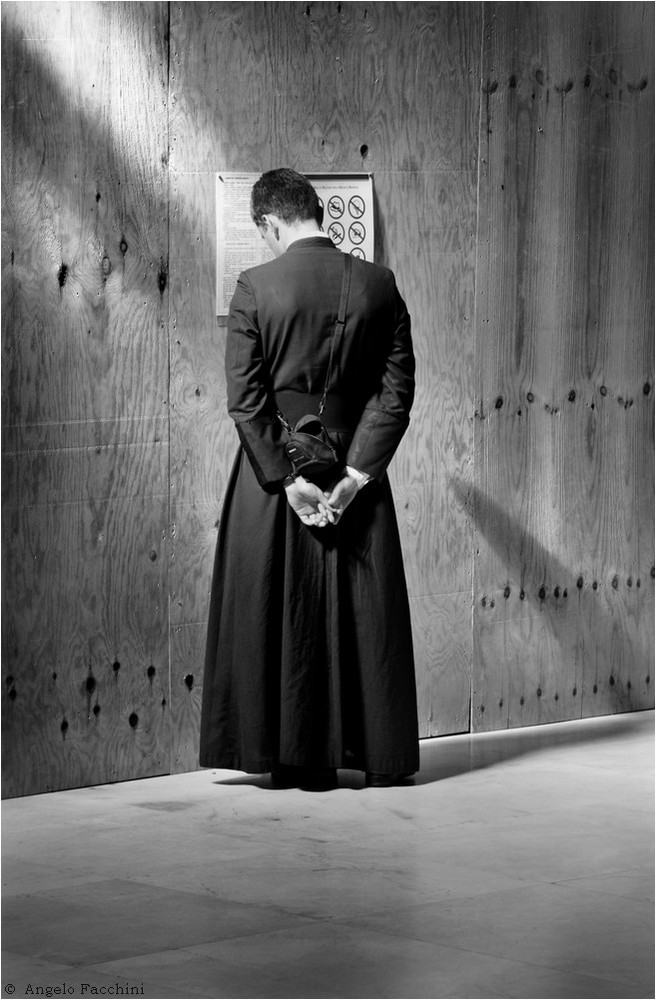 Il Prete Foto % Immagini| tecniche speciali, bianco e nero, ecclesia ...