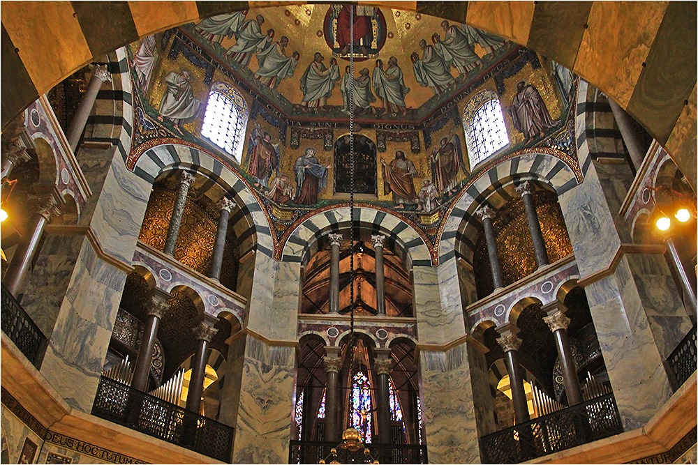 Im Aachener Dom Foto & Bild | architektur, sakralbauten, innenansichten kirchen Bilder auf ...