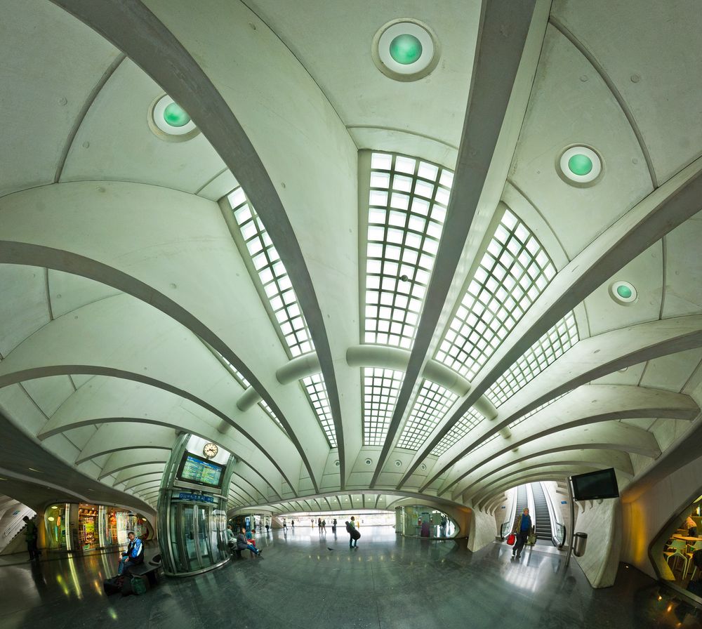 Im Bahnhof - aufgefächert Foto & Bild | architektur, bahnhöfe & gleise, profanbauten Bilder auf ...