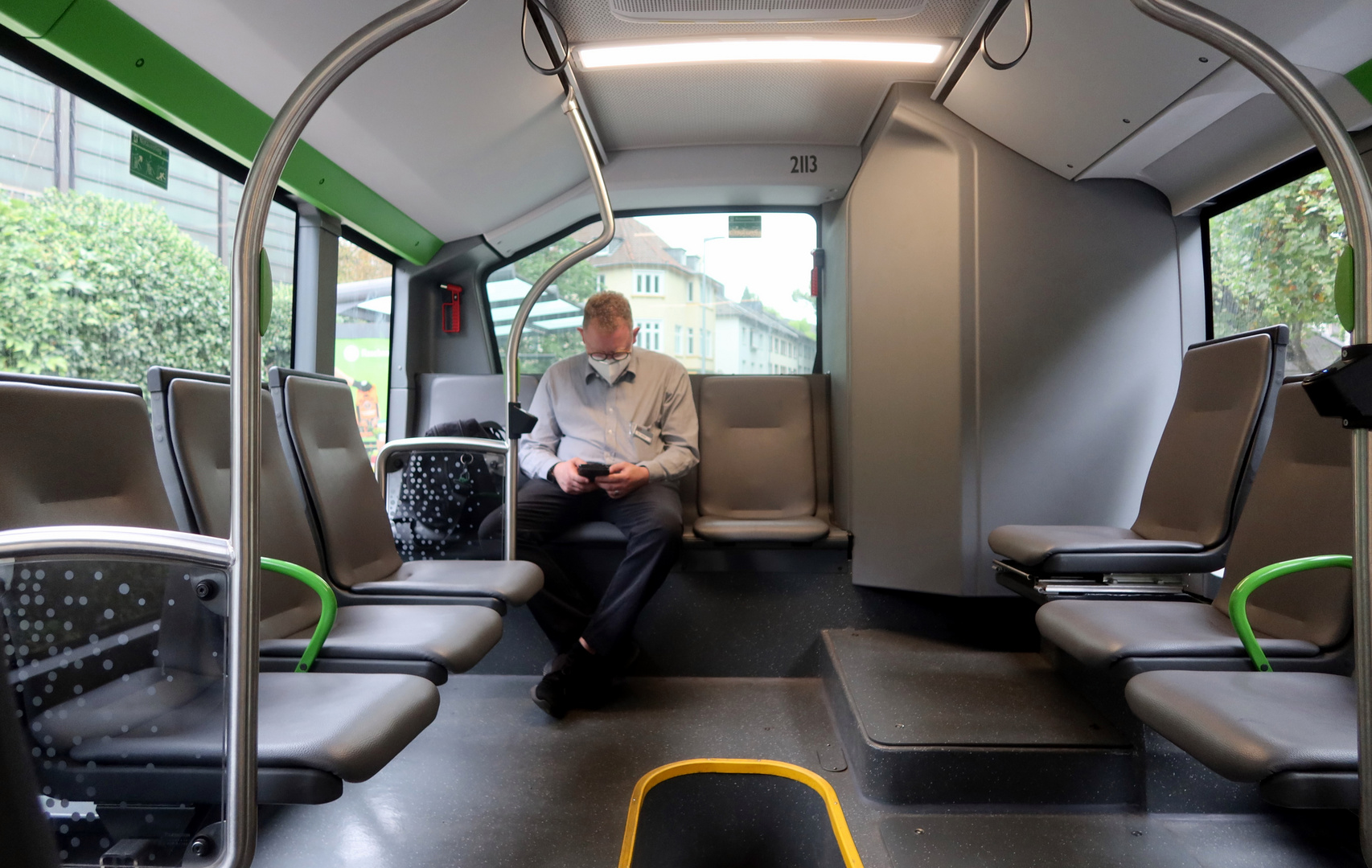 Im Bus Foto & Bild | erwachsene menschen, bus & nahverkehr, bus Bilder ...