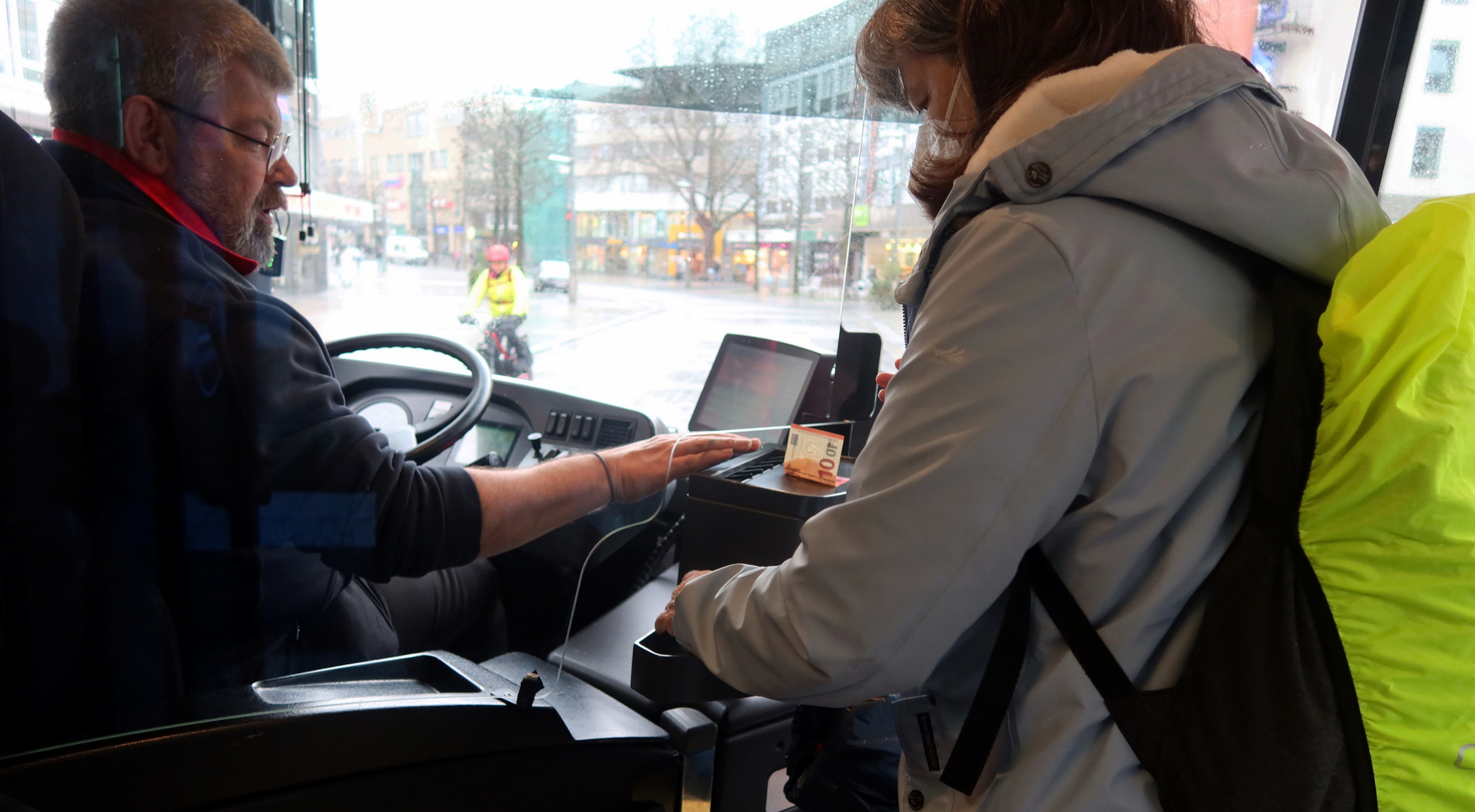 Im Bus Foto & Bild | erwachsene menschen, streetfotografie mit menschen ...