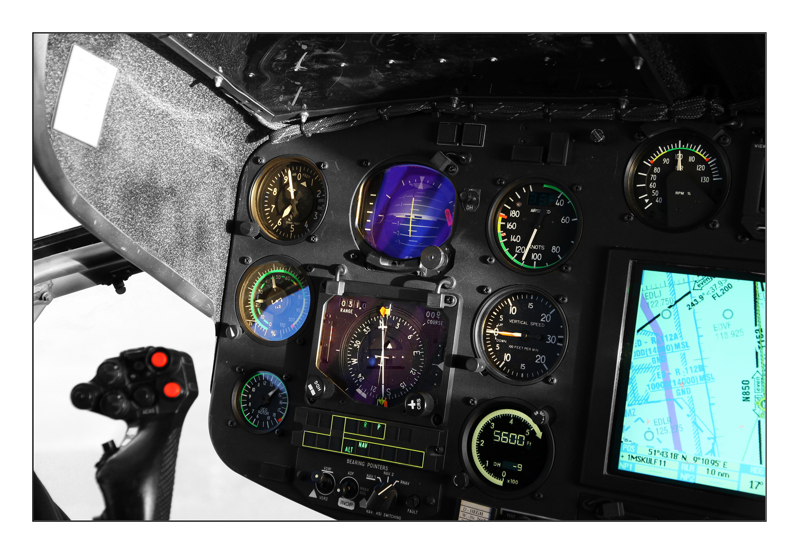 im Cockpit der Super Puma ... Foto & Bild | luftfahrt, hubschrauber ...